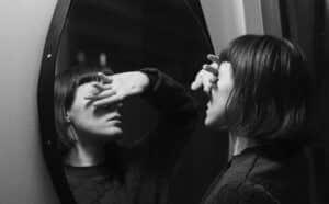 ¿Qué es ser paranoico? ¿Y el pensamiento paranoide? (2021)